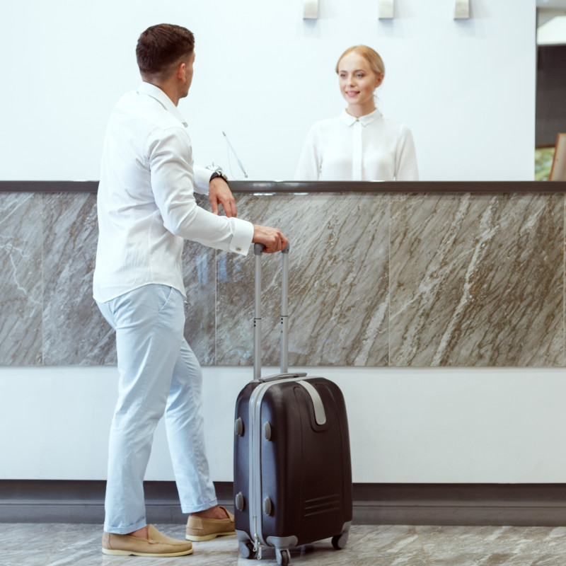 When is checkout? - Phrasebook - Learn English with lingoneo